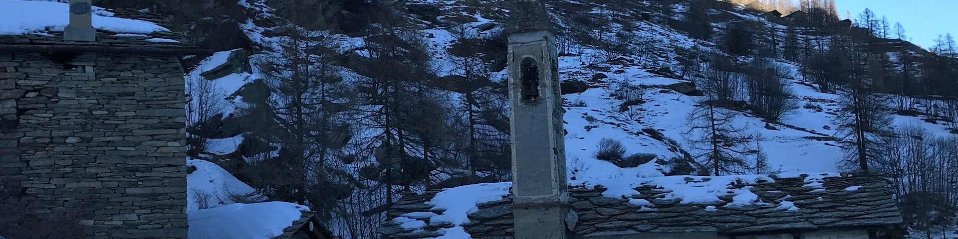 Abandoned mountain village and chapel near Melezé.