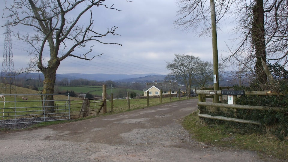 Entrance to Pentwyn Farm