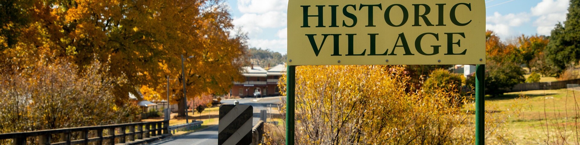 Rockley showing autumn leaves and signage