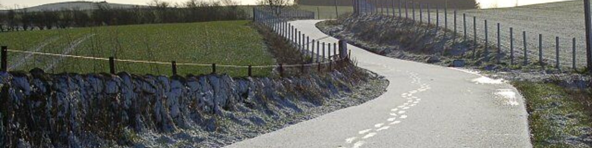 Show me the way home Early morning foot prints on the Cassingray road. They are not mine!