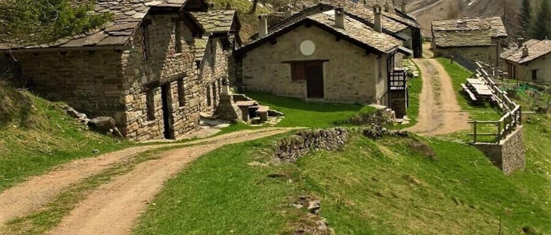 Case di Pirli, Parco Naturale Adamello, BS (Q47780554)