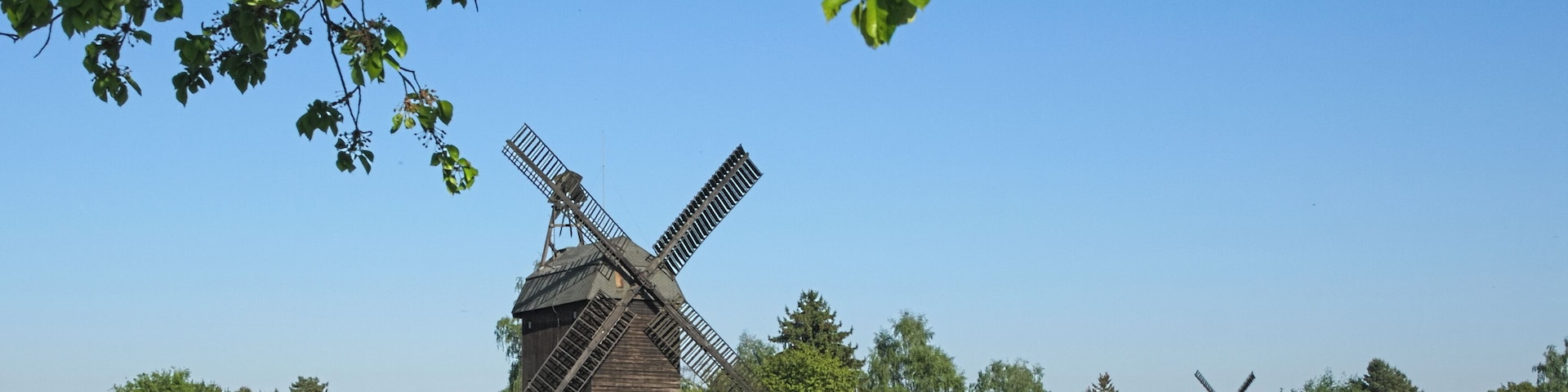 Paltrockwindmühle & Bockwindmühle (1:4 als Lehrmühle erbaut) in Langerwisch (OT von Michendorf) in Brandenburg