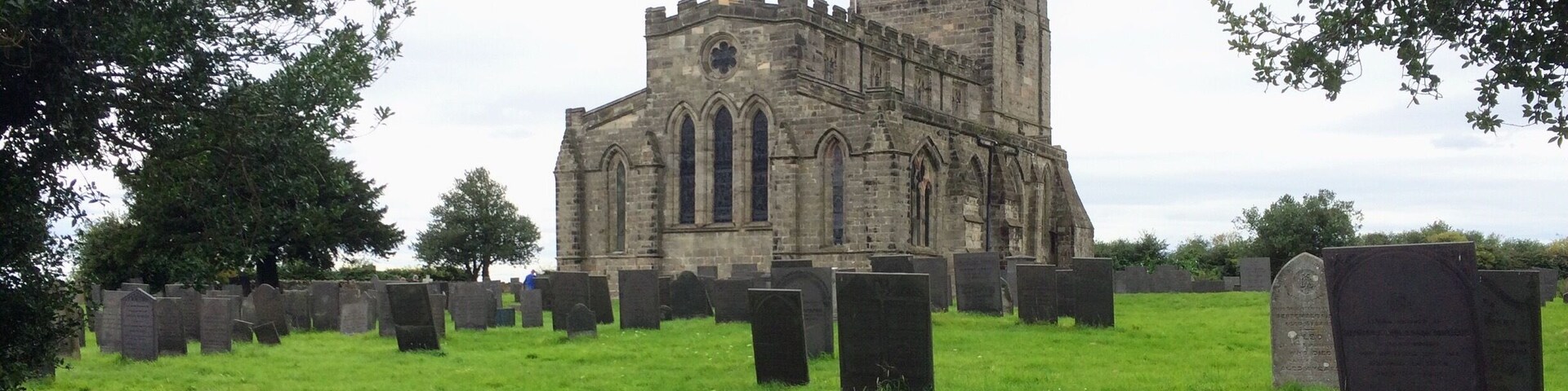 Bit of a detour after a walk round East Midlands Airport. Spotted this priory on a hill in the distance. Drove up to it past picturesque quaint cottages and discovered that you can follow a walking trail #unexpected #breedonpriory #onahill #breedononthehill #takeahike #perfectsunday #offthebeatentrack