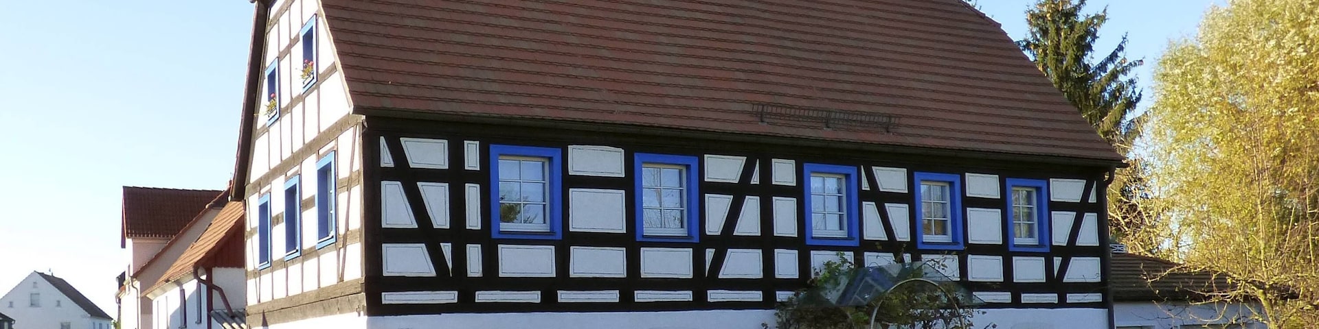 Fischerstraße 12 in Ruhland, Südostansicht; Bauzeit: Mitte des 19. Jahrhunderts, Sanierung: 1999/ 2000