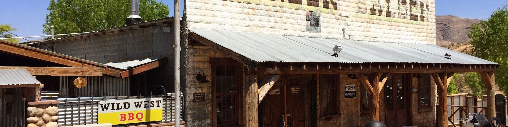 Great little spot to relax have a burger and beer. Listen to good music and enjoy the scenery
