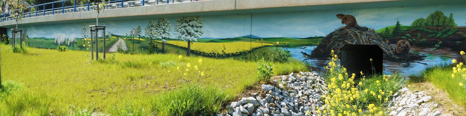 Bild an einem Einlaufbauwerk an der B 6 in Zehren