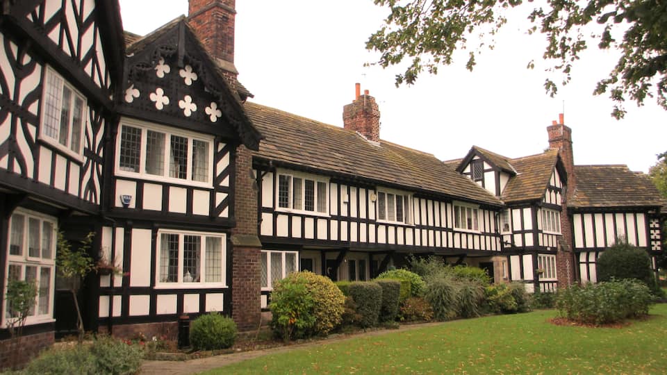 Photograph of 15-22 Queen Mary's Drive, Port Sunlight, Merseyside, England