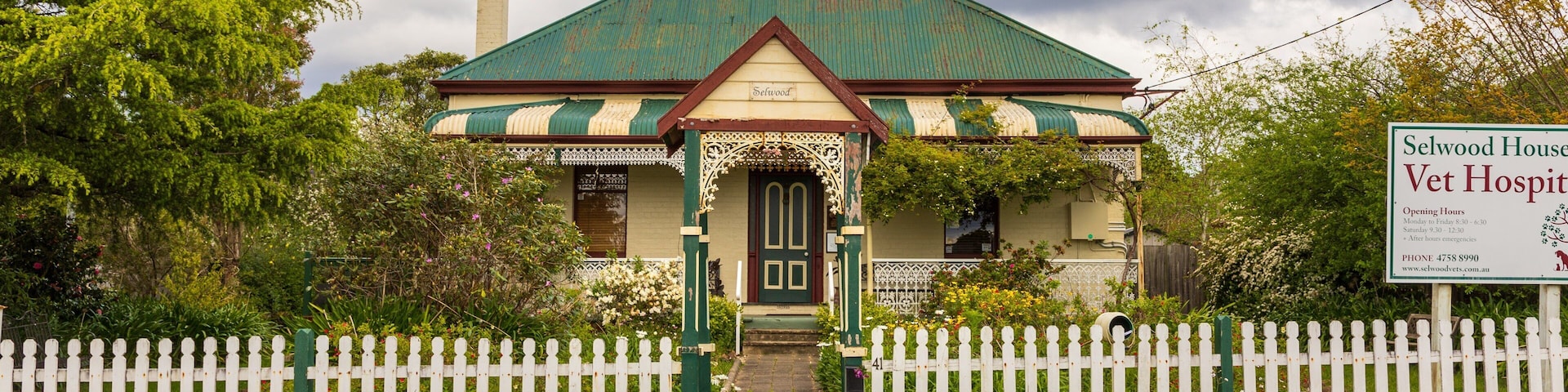 Hazelbrook showing a house, heritage elements and signage