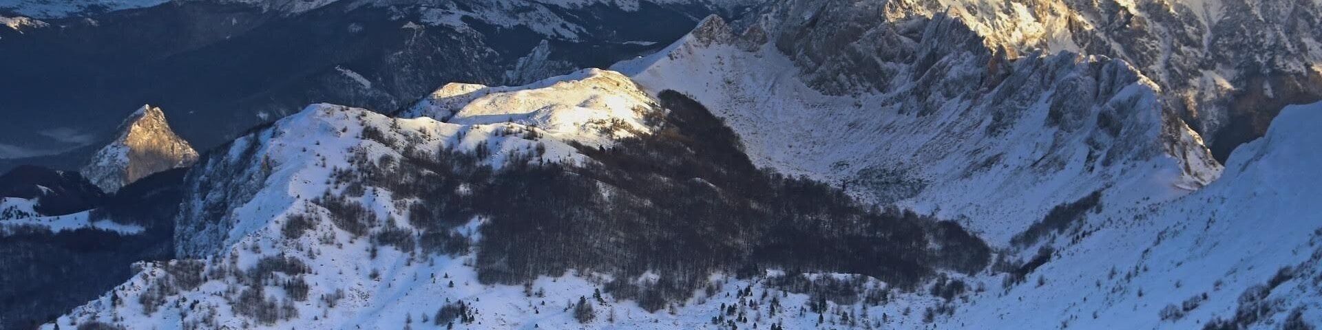 The White trail of #ViaDinarica leaves you speechless because of stunning views from high mountains of the Dinaric Alps.
#ConnectingNaturally #zelengora #WildInTheBalkans #adventurehunter #SutjeskaNationalPark #outdoor #mountains