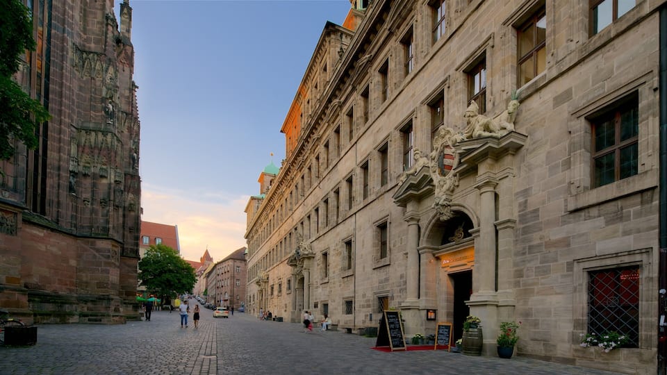 Nuremberg mostrando elementos de patrimônio e um pôr do sol