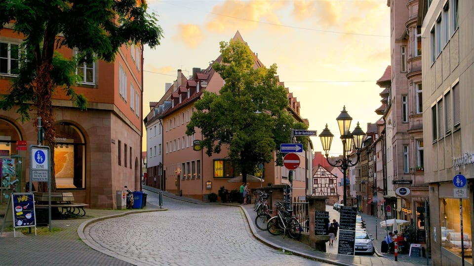 Nuremberg que inclui um pôr do sol e elementos de patrimônio