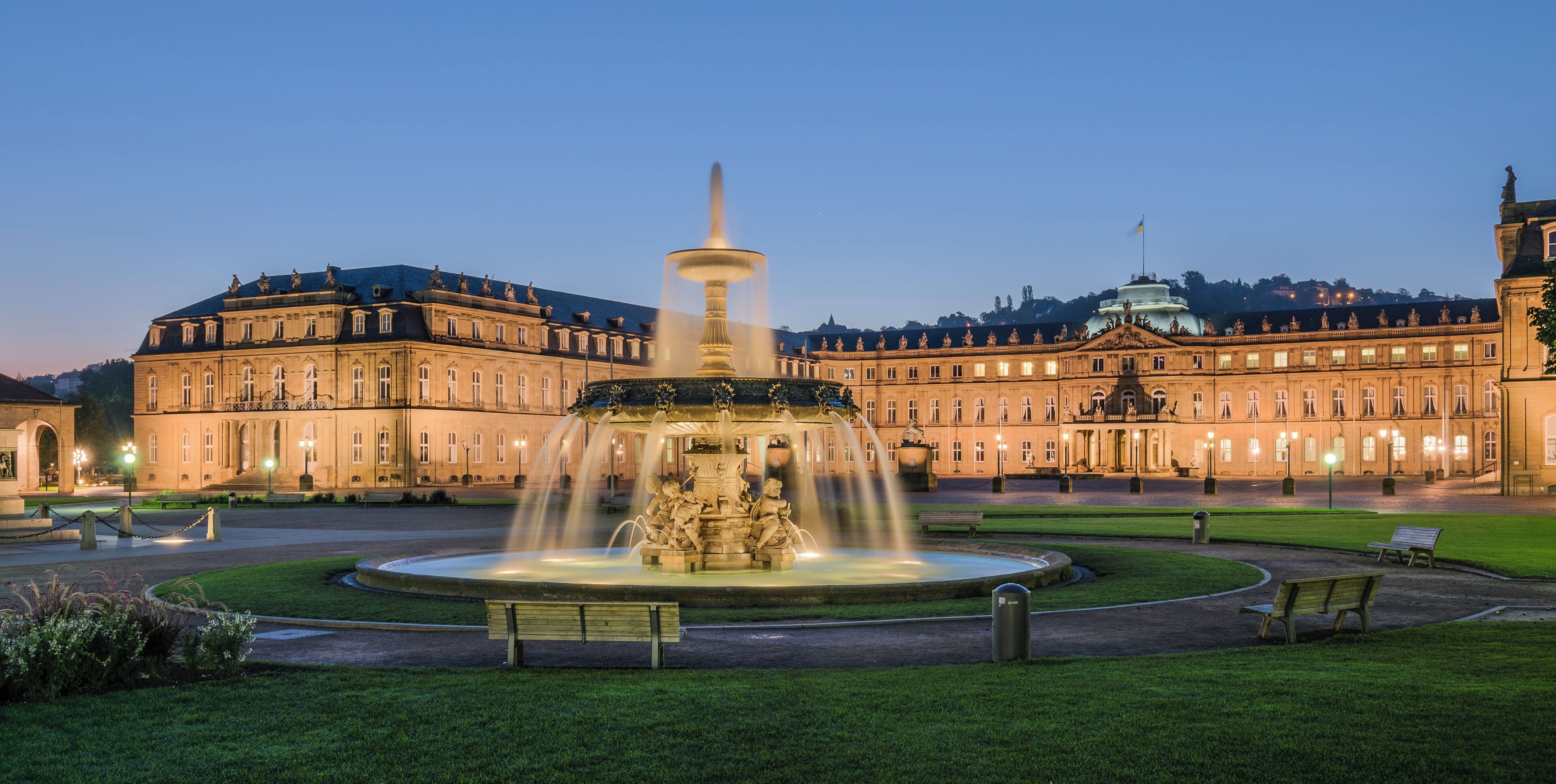 Neues Schloss (new palace), Schlossplatzspringbrunnen (Schlossplatz, Stuttgart, Germany).