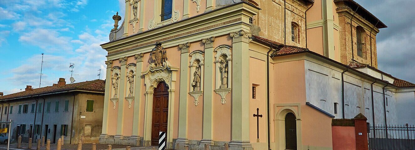 Chiesa e campanile, Casatisma