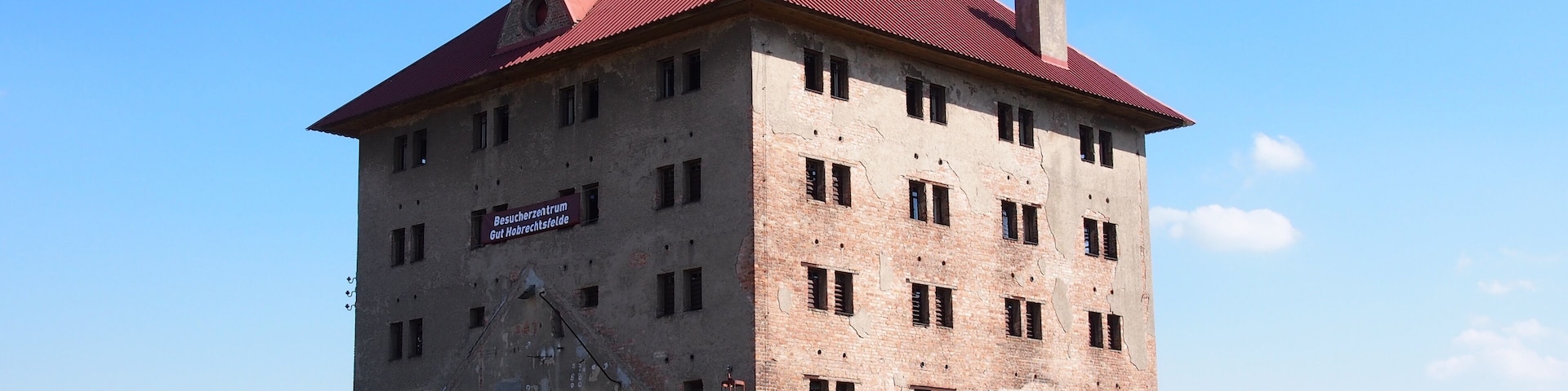 Ehemaliger Kornspeicher des Gutes Hobrechtsfelde in der Gemeinde Panketal in Brandenburg (Deutschland)