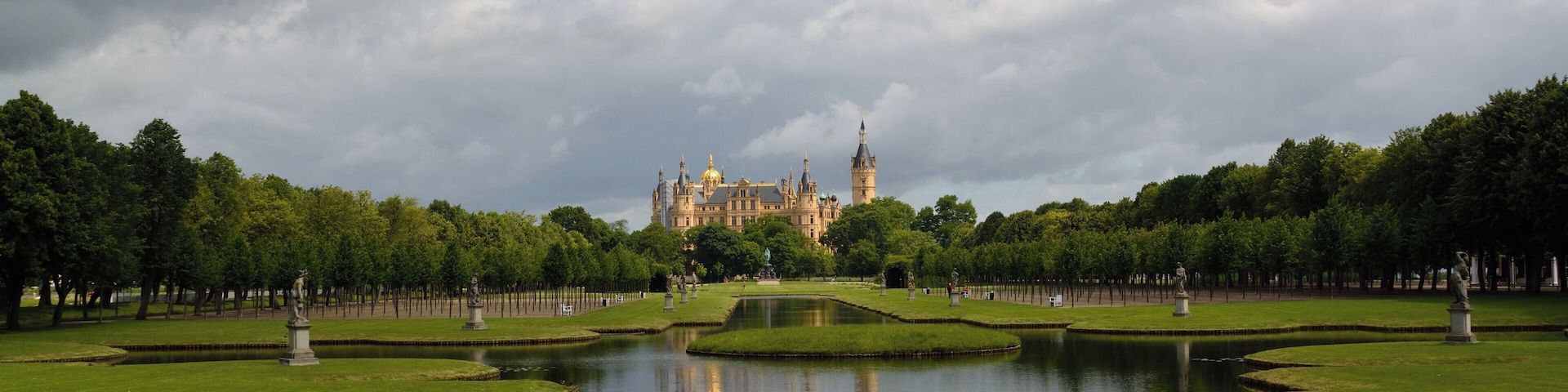 This is a photograph of an architectural monument. It is on the list of cultural monuments of Schwerin