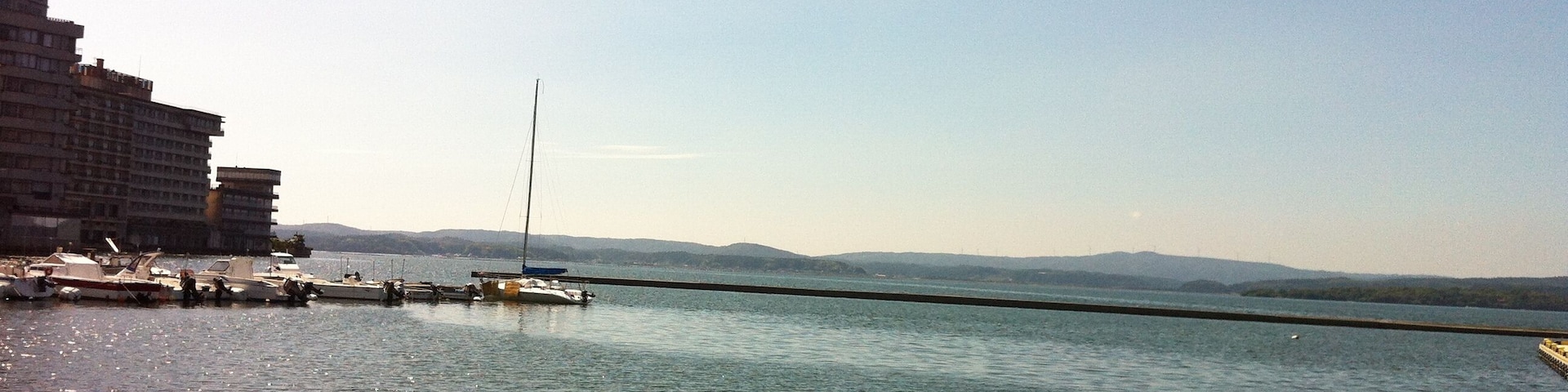 和倉温泉から望む七尾湾と能登島(Gulf of Nanao and Notojima to see from Wakura Onsen)