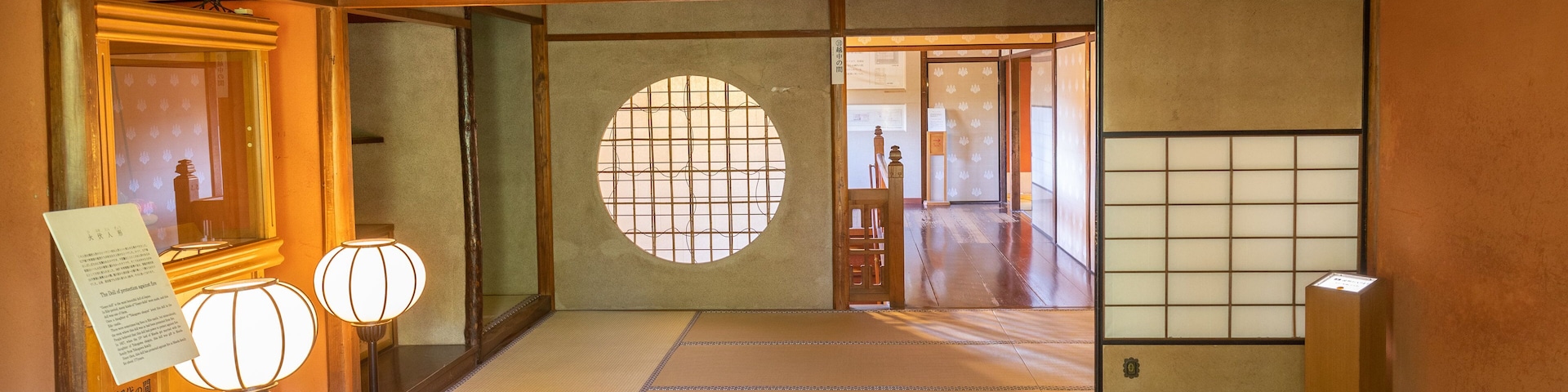 Seisonkaku Villa which includes interior views and heritage elements