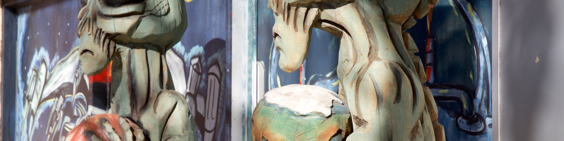 Roswell caracterizando arte ao ar livre