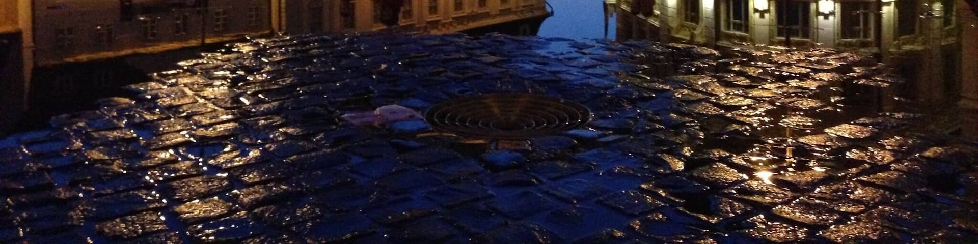 #Sibiu is one of the most important cultural centres of Romania and was designated the European Capital of Culture for the year 2007, along with the city of Luxembourg. Formerly the centre of the Transylvanian Saxons, the old city of Sibiu was ranked as "Europe's 8th most idyllic place to live" by Forbes
The city administers the Păltiniș ski resort. #architecture #brukenthal