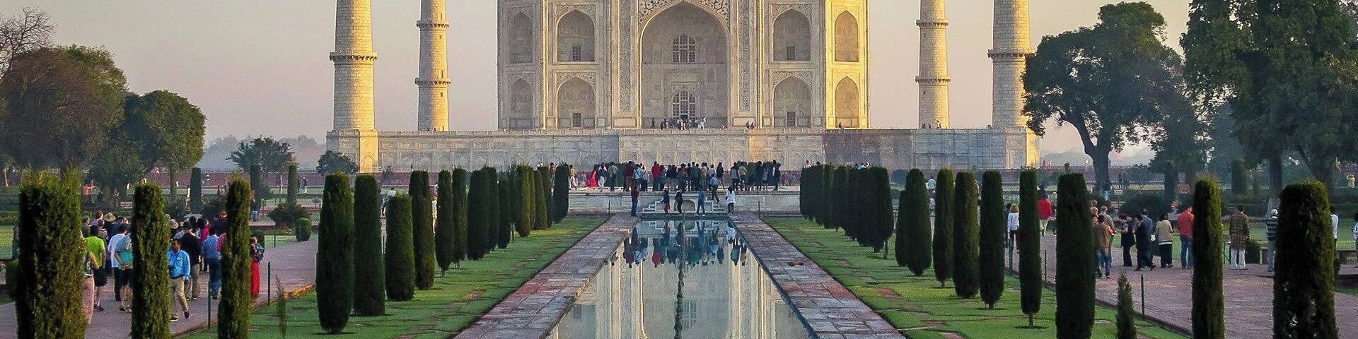 One of the most famous building in the world, but very beautiful. Many tourists, but good atmosphere especially early morning or during sunset.
#india #architecture #tajmahal #building