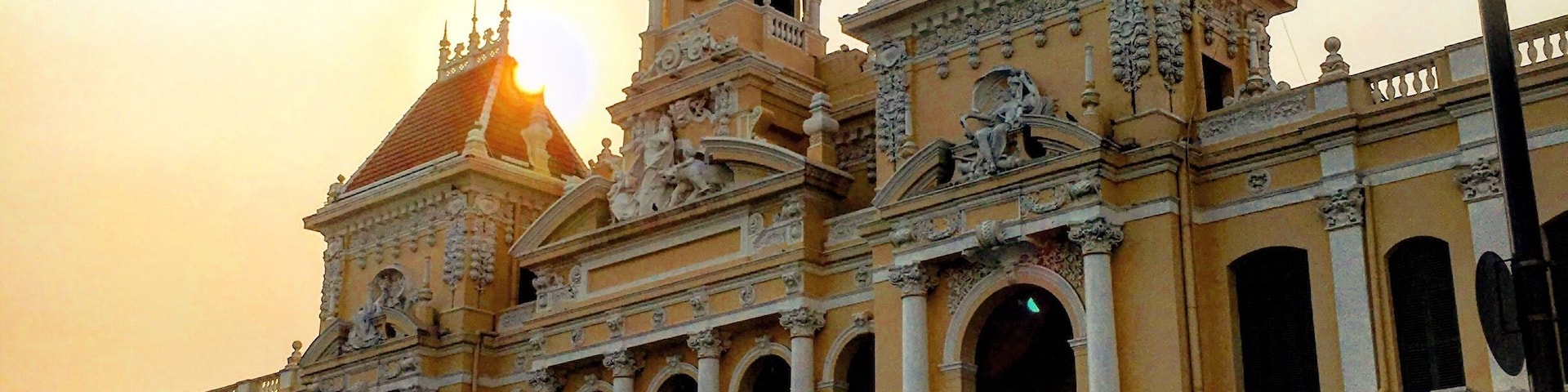 Sunset over the city hall in Ho Chi Minh City...
#hochiminh #vietnam #sunset #buildings #architecture