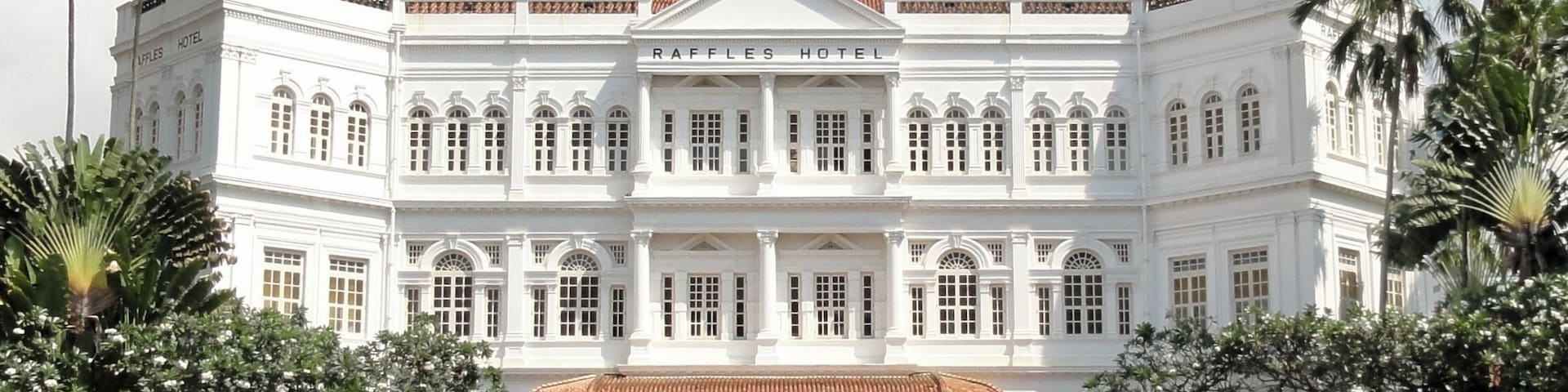 The wonderful Raffles Hotel in Singapore (May 2010).