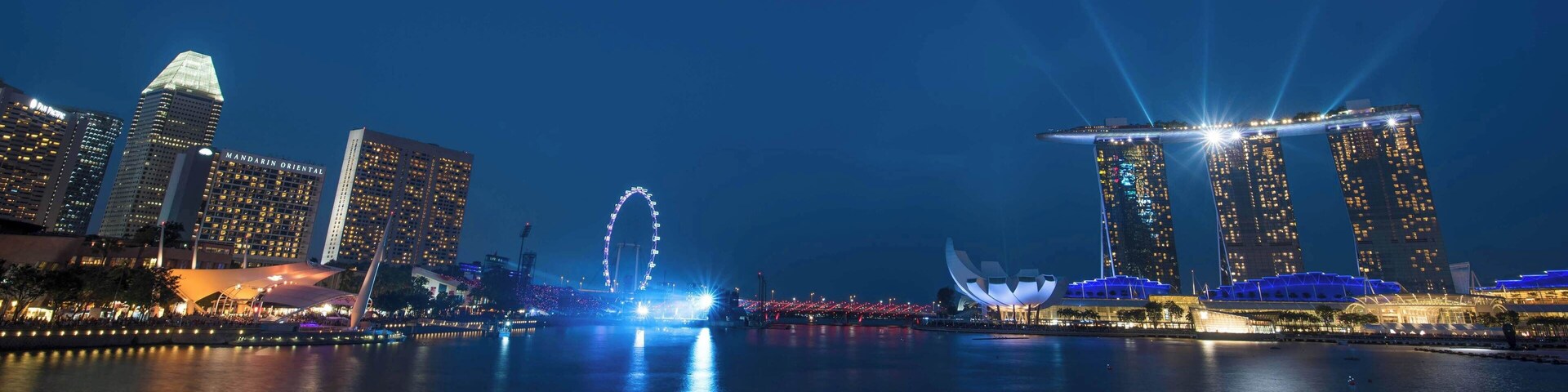 "Look there is a boat in the sky!!!"
is something you can only say in Singapore.
The Marina Bay Sands, Singapore's largest hotel has become a symbol of Singapore since it's inception. Partly because of the Singaporean ingenuity it represents and partly because it's so darn pretty.
The five-star hotel is not only Singapore's largest and most popular hotel, but it's also the most Instagrammed hotel in the world!!
This world famous structure comprises of three columns joined at the top by a long surfboard terrace, which is adorned with bars, chill out spots and the world's longest lnfinity Pool 🌊
#history
#Singapore
#globetrottingscientists
Instagram: @two_coddiwompling_hodophiles