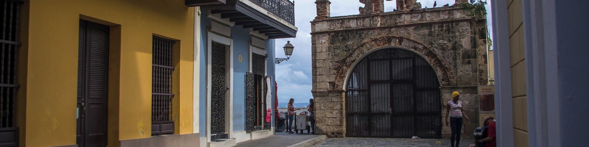 At the end of a narrow cobblestone street lies an old gate and park overlooking the Bahia de San Juan. Parque de las Palomas (The Pigeon Park) is where hundreds of pigeons flock and nest in the hollows of a centuries-old brick wall. Sweet little corner to take a break from the tourist corridors. #sanjuan #StunningStructures
