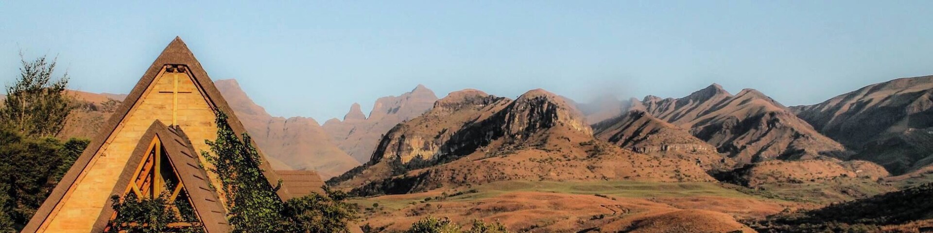 #bruisedpassports #sunrise #catherdralpeak #drakensburg #southafrica
