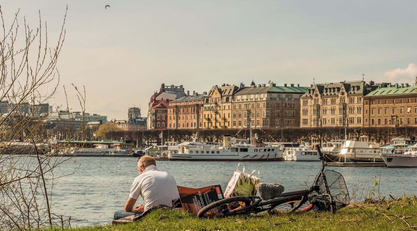 In front of you is Strandvägen