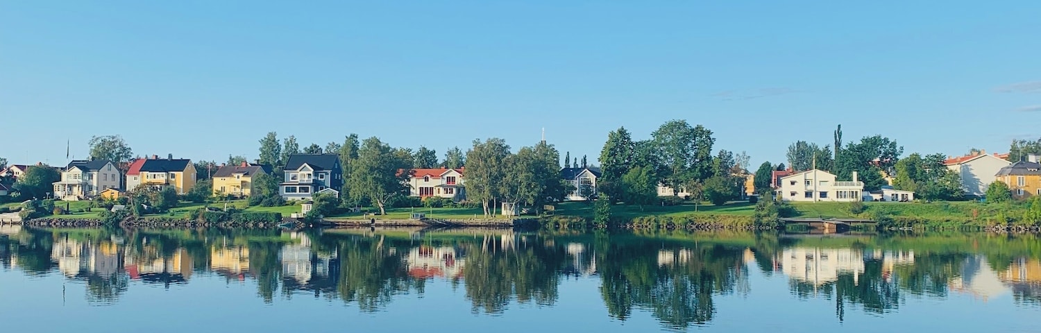 When in Umeå, dont miss out to take a stroll along the river! This photo is from an early morning in August. Beautiful! #LifeAtExpedia
