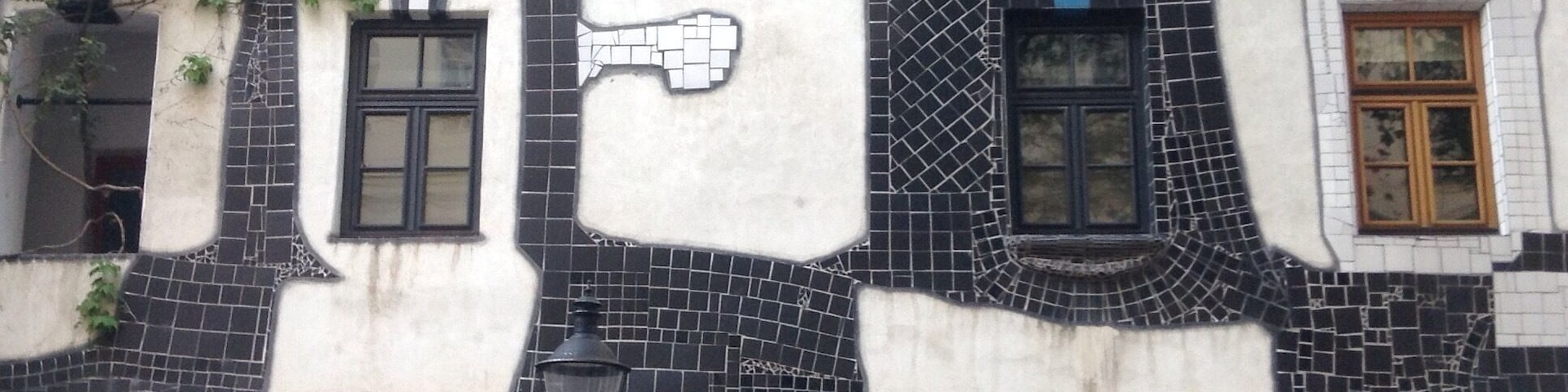 #blackandwhite #builduing #art #architecture #vienna #austria #builduings #europe #bridgeofmemoriesontravel