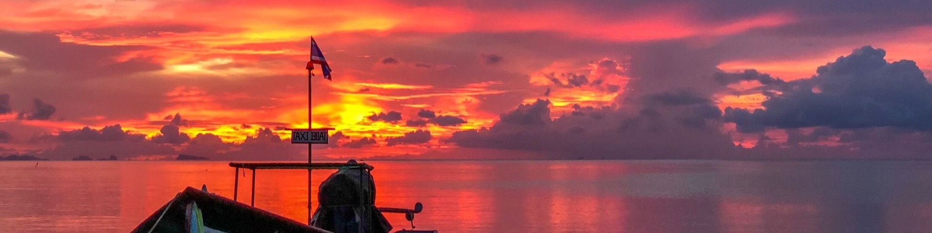 Beautiful sunset on Koh Phangan, Thailand. Snapshot taken with an iPhone X, little edit on Lightroom mobile. #BvSquad #thailand #kohphangan #sunset #beach #travel #iphonex #greatoutdoors #vacation #picoftheday #sun #boat #sky #goodtimes #landscape
