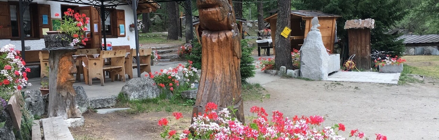 Beautiful campsite in the Val Ferret outside Courmayeur, lying directly beneath the Grandes Jorasses and serving fabulous home-baked pizza and bread!