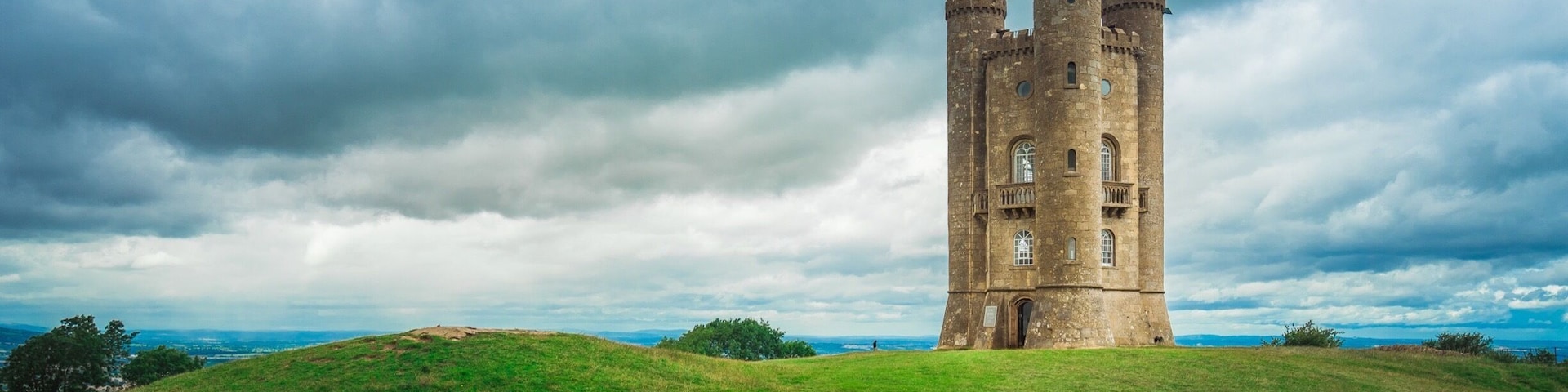 another view of the Broadway Tower