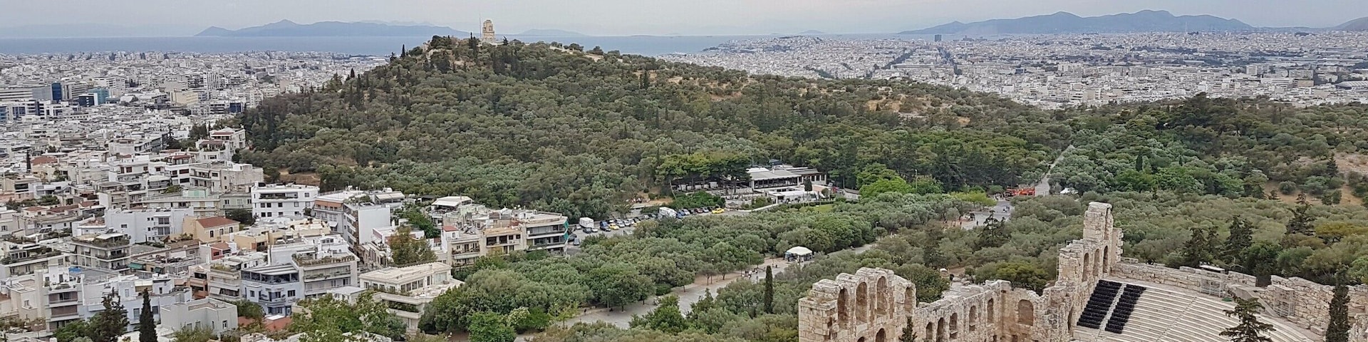 Probably my favorite view from the top of the Acropolis, looking out past the Odeon of Herodes Atticus, across the city of Athens and all the way to the port at Piraeus.
#athens #ancientarchitecture #structures #whataview