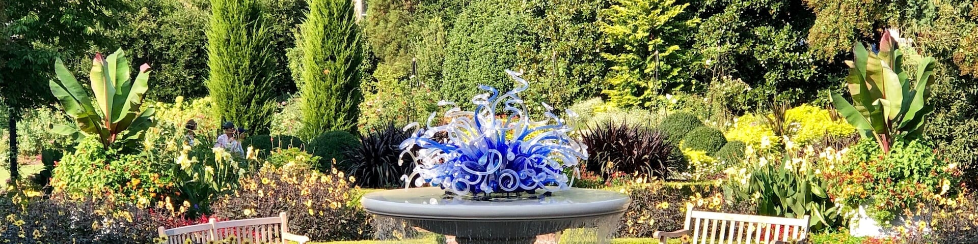 The views at the Atlanta Botanical Gardens are just spectacular. This beautiful green garden was so peaceful to look at. Love the blue centerpiece.