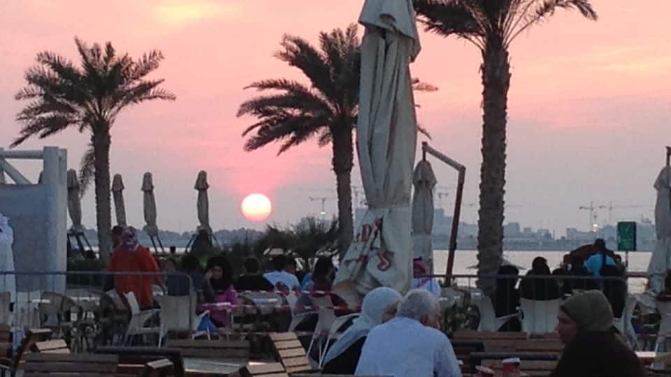 Cool evening walk along the Corniche #goldenhour #sunset