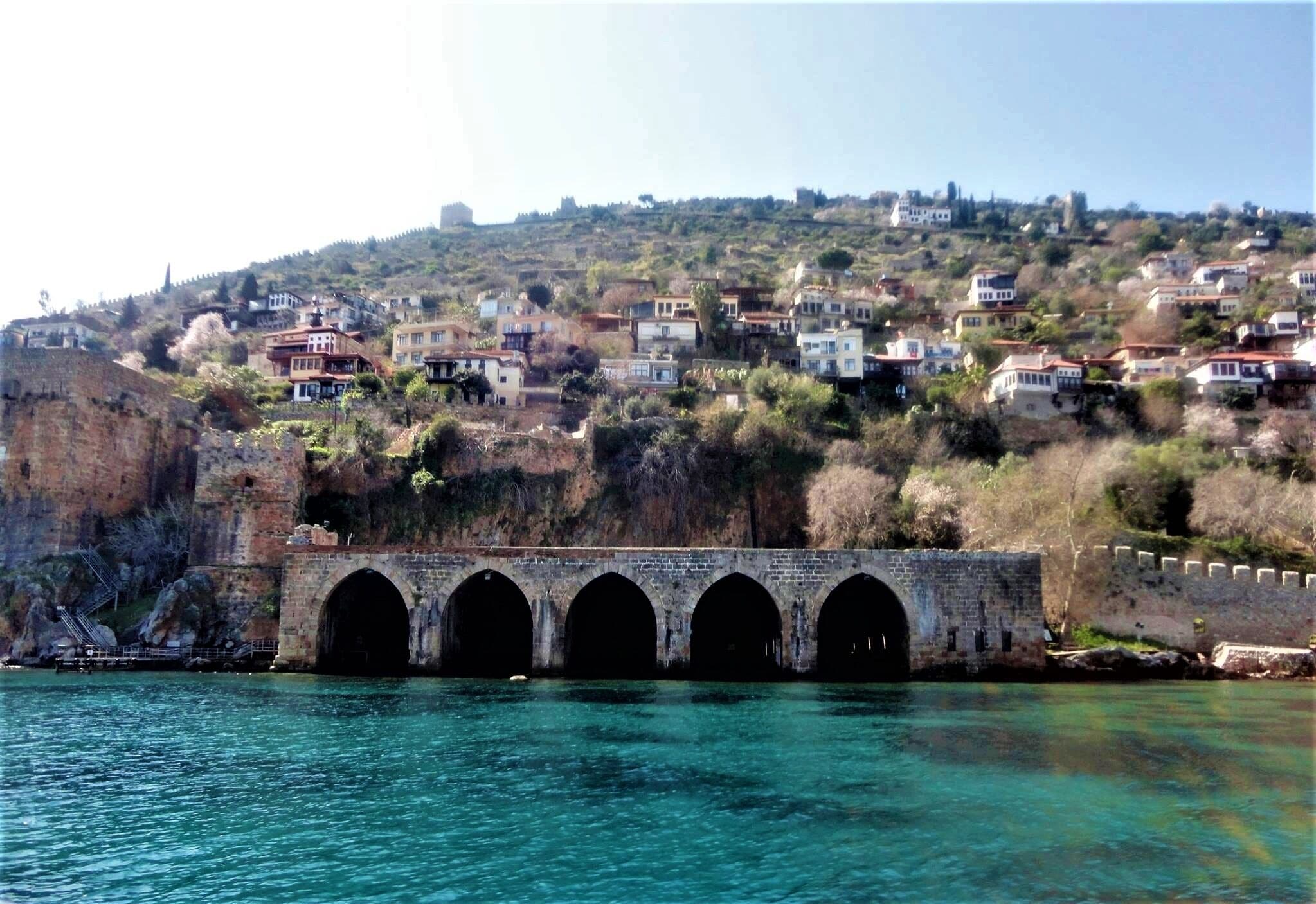 Area near #Alanya #Castle and part of the wall surrounding it. #Turkey #Mediterranean
#lifeatexpedia
#green
#troveon
#waterlust
#Blue