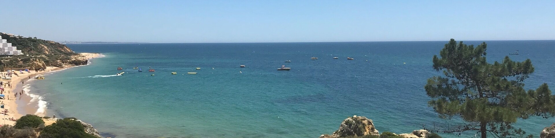 Last week in Albufeira, Portugal was amazing! So many stunning beaches and views 😍