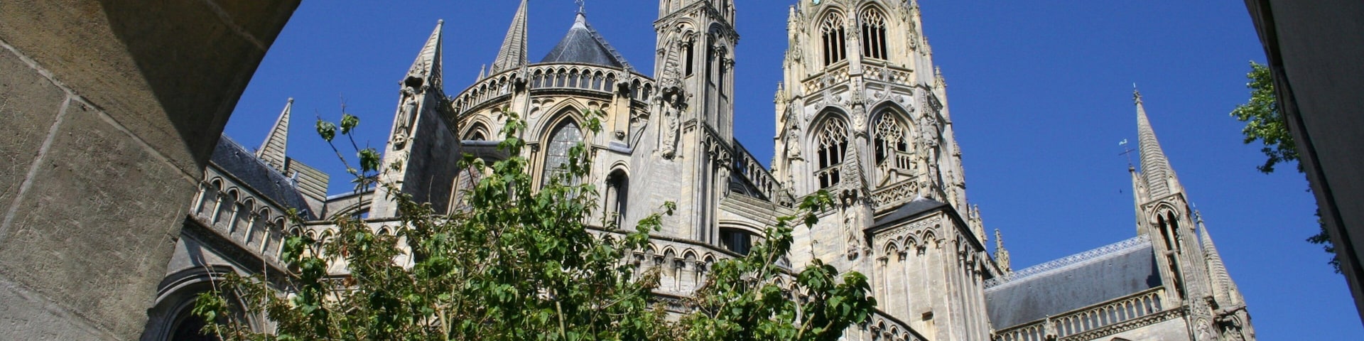 Bayeux showing heritage architecture, a city and a church or cathedral
