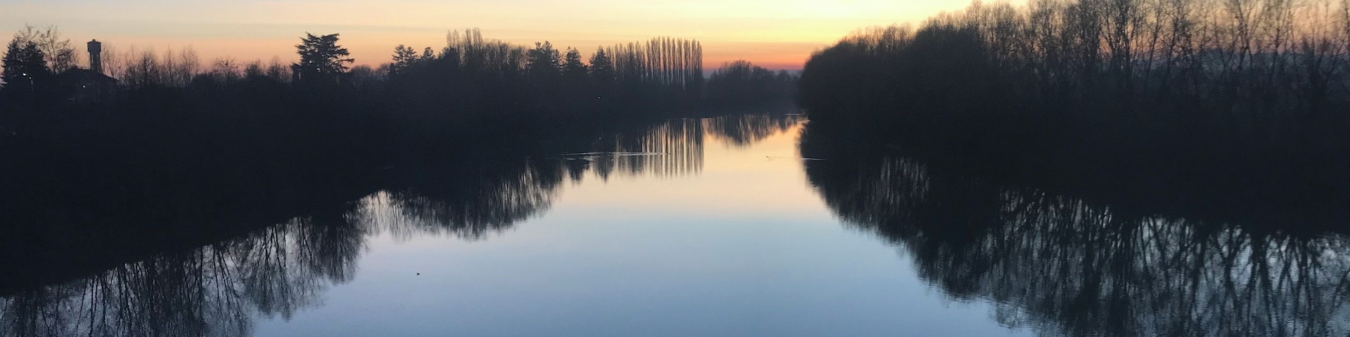 Fiume Tanaro al tramonto.