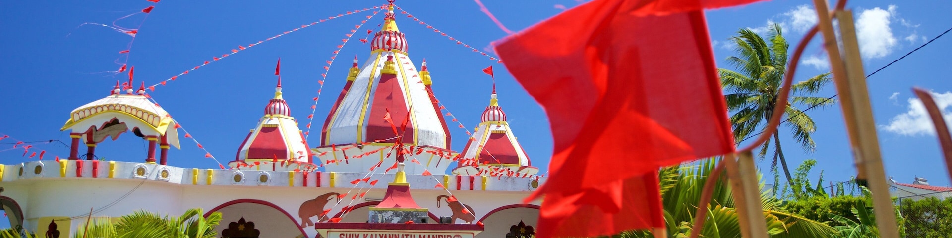 Grand Bay caracterizando elementos religiosos e um templo ou local de adoração
