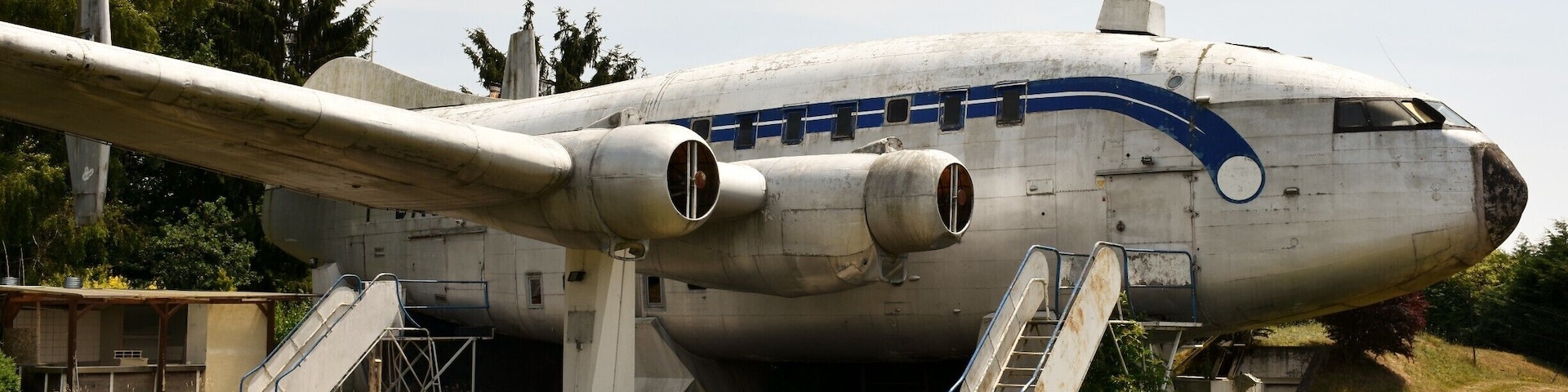 The restaurant of the aerodrome arranged in a Breguet 763
