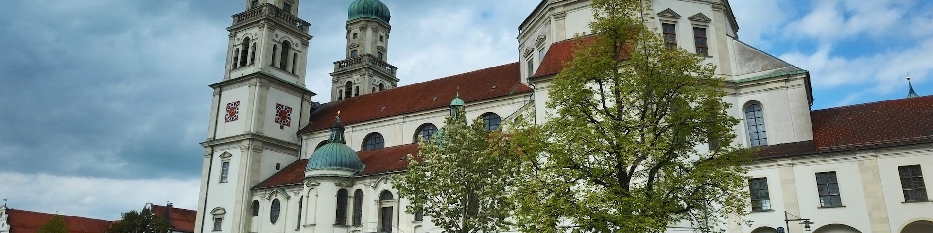 St. Lorenz Basilica is a baroque minor Basilica in Kempten, Bavaria, named after the Christian martyr Lawrence of Rome.
The exterior of St. Lorenz Basilica
It is the former abbey church of the Benedictine Kempten Abbey. It is currently used as the parish church of the Roman Catholic parish of St. Lawrence in the Diocese of Augsburg.