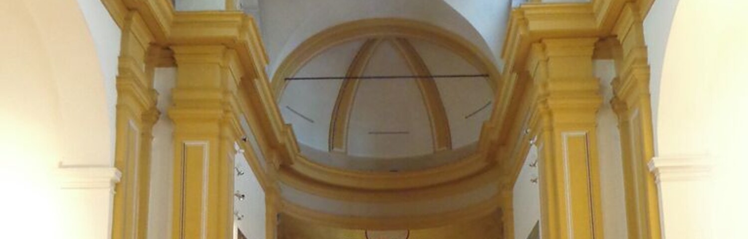 Interno della chiesa parrocchiale dei Santi Pietro e Paolo a Mezzate, frazione di Peschiera Borromeo.