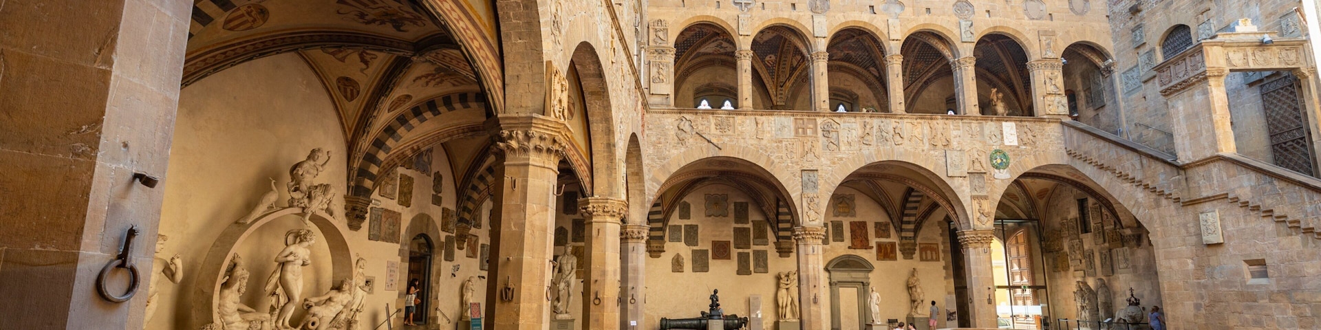 Bargello which includes heritage elements