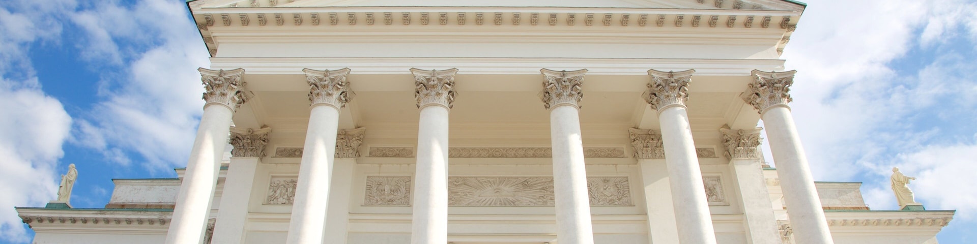 Catedral de Helsinque que inclui uma igreja ou catedral