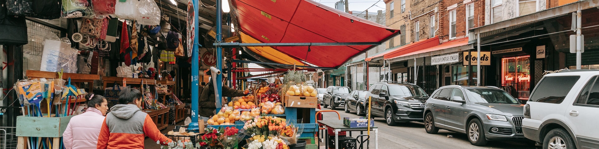 Italian Market featuring markets, food and street scenes
