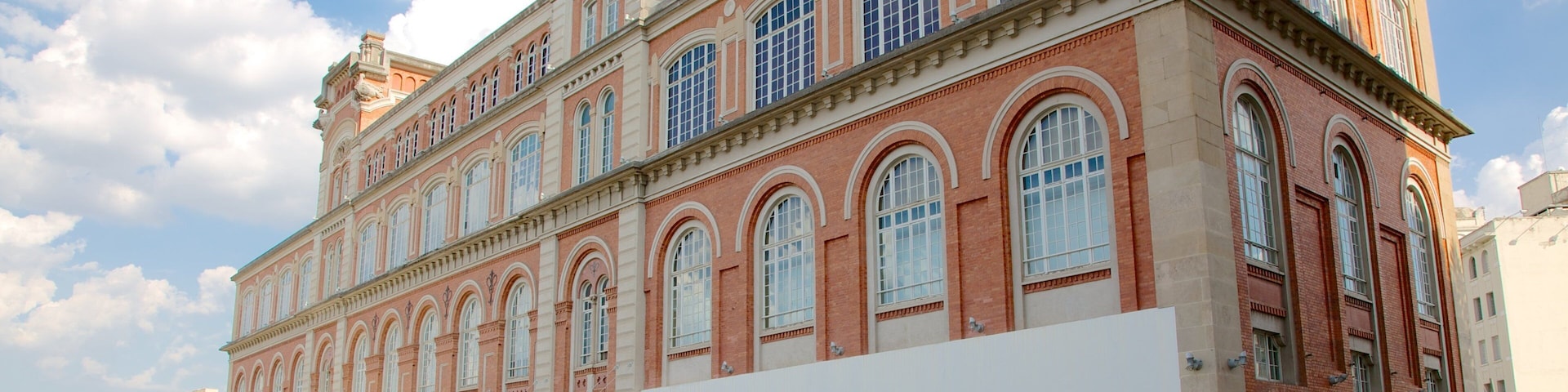Pinacoteca do Estado mostrando arquitetura de patrimônio